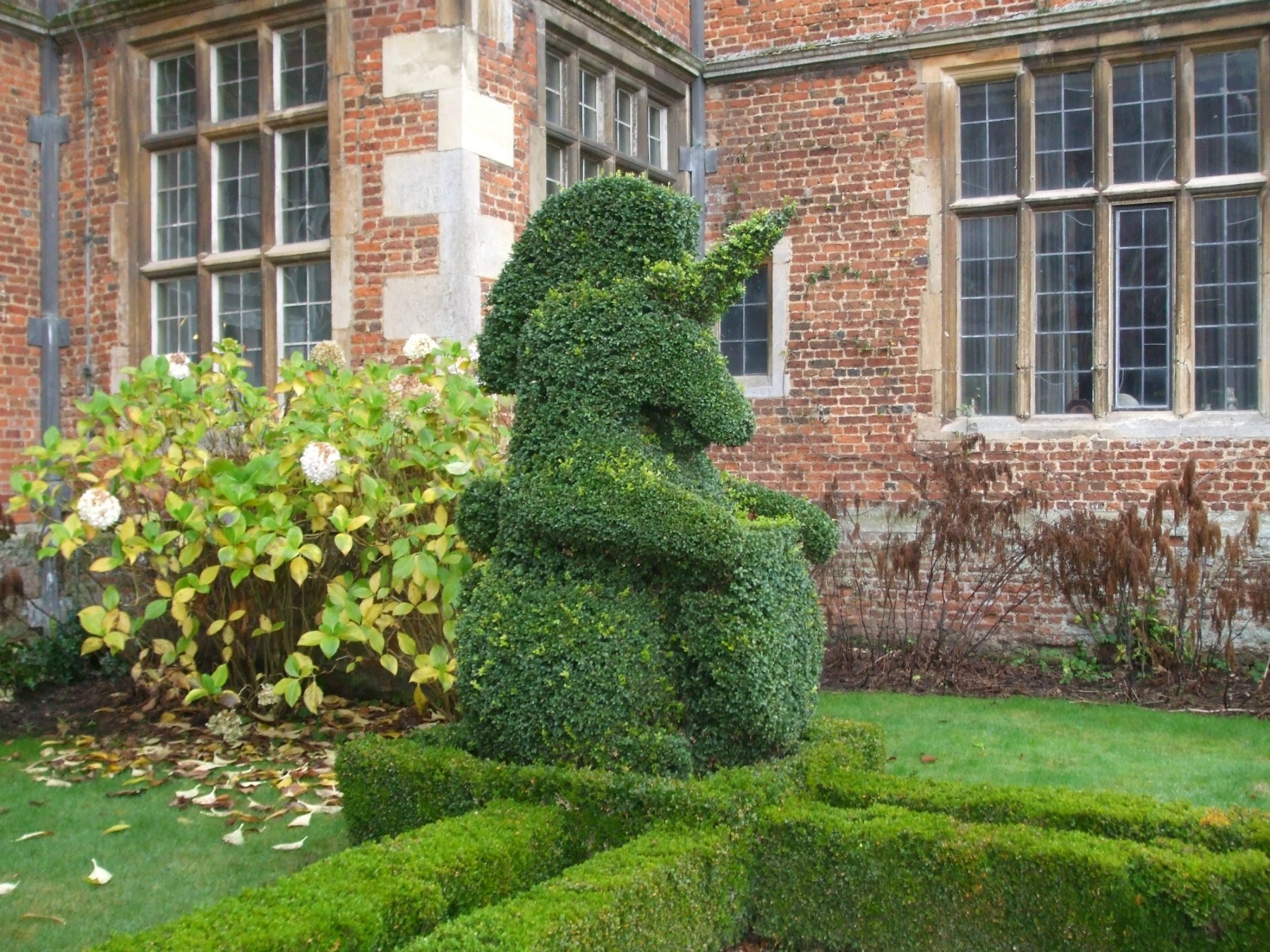topiary-unicorn-outside-front-entrance – Millie Thom
