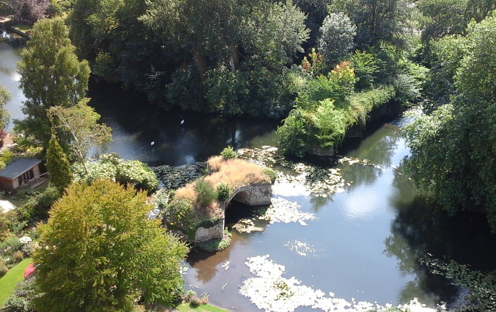 r-avon-below-castle – Millie Thom